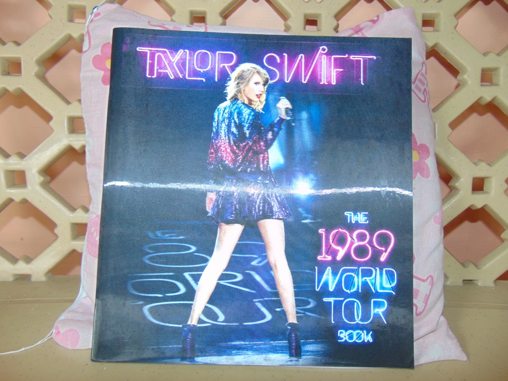Taylor Swift - The 1989 World Tour Book, Hobbies & Toys, Books ...