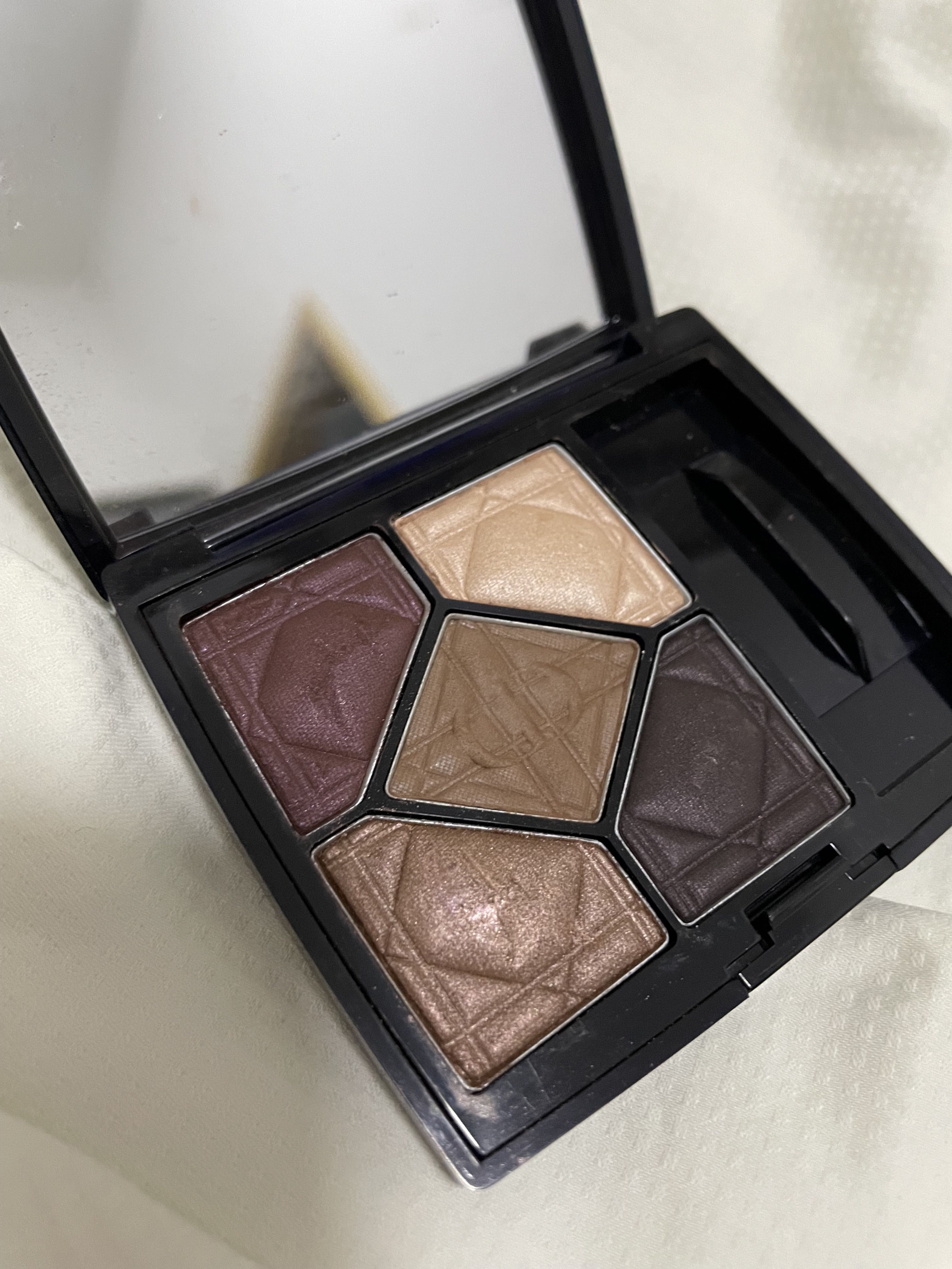 Dior Eyeshadow, Beauty & Personal Care, Face, Makeup on Carousell