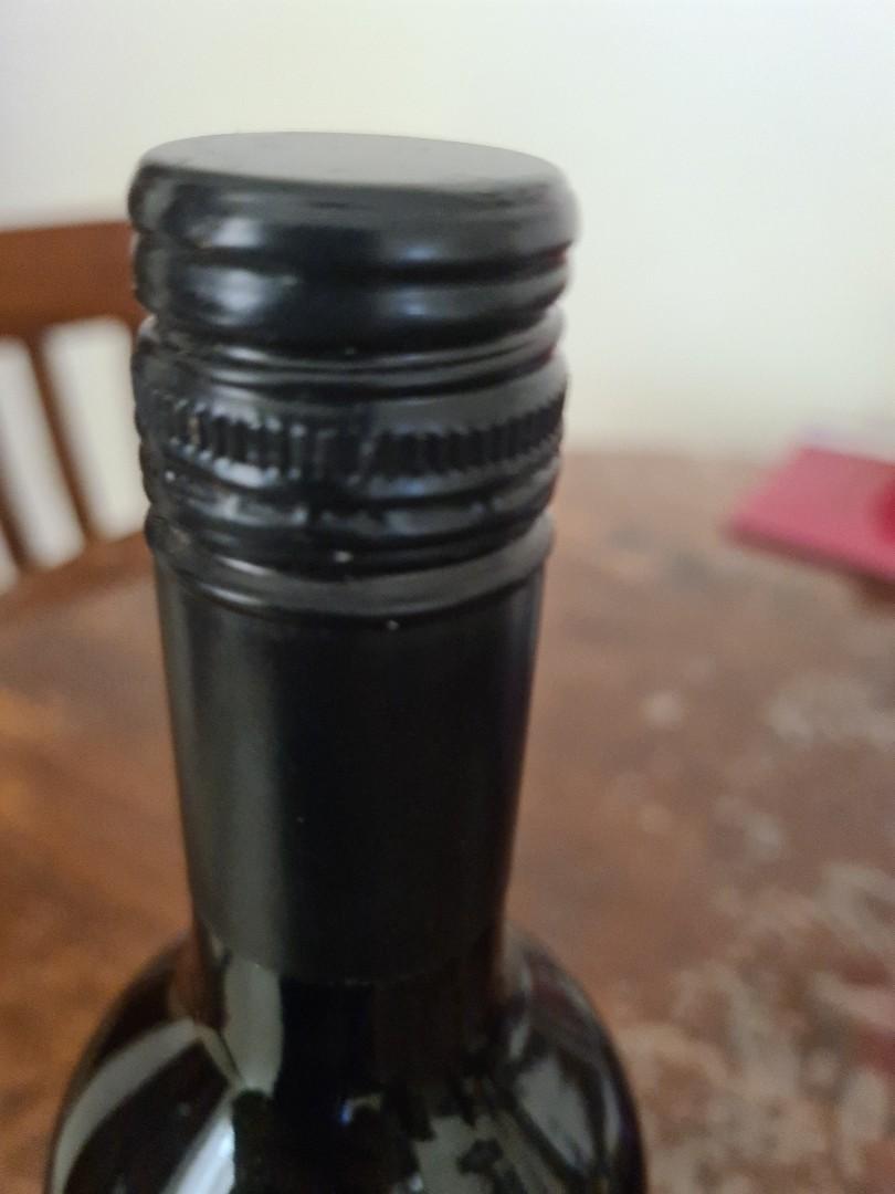 Intis Argentinian red wine, Food & Drinks, Alcoholic Beverages on Carousell