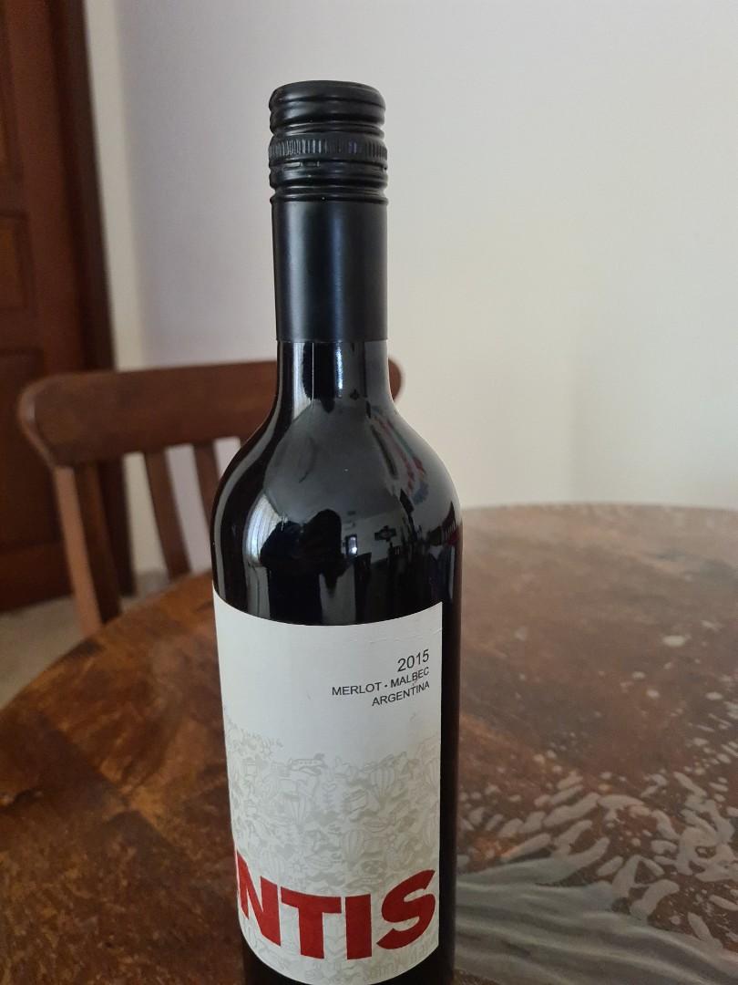 Intis Argentinian red wine, Food & Drinks, Alcoholic Beverages on Carousell