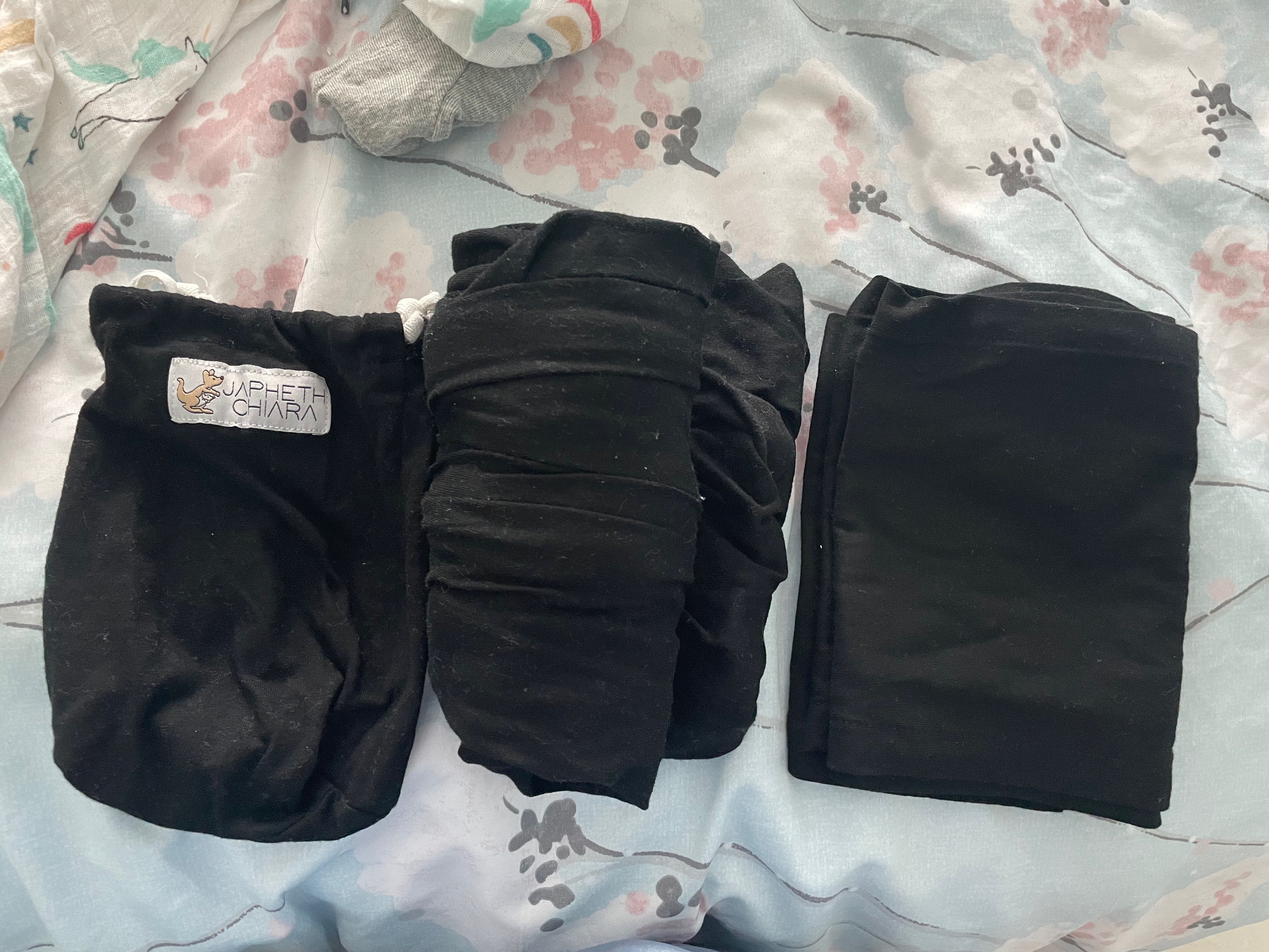 Japheth Chiara Raven carrier, Babies & Kids, Going Out, Carriers ...