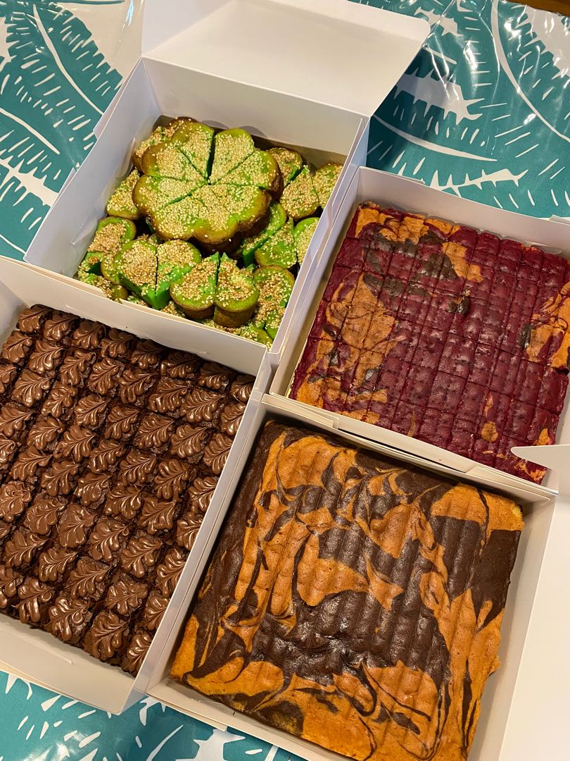 Kuih muih malay, Food & Drinks, Packaged & Instant Food on Carousell