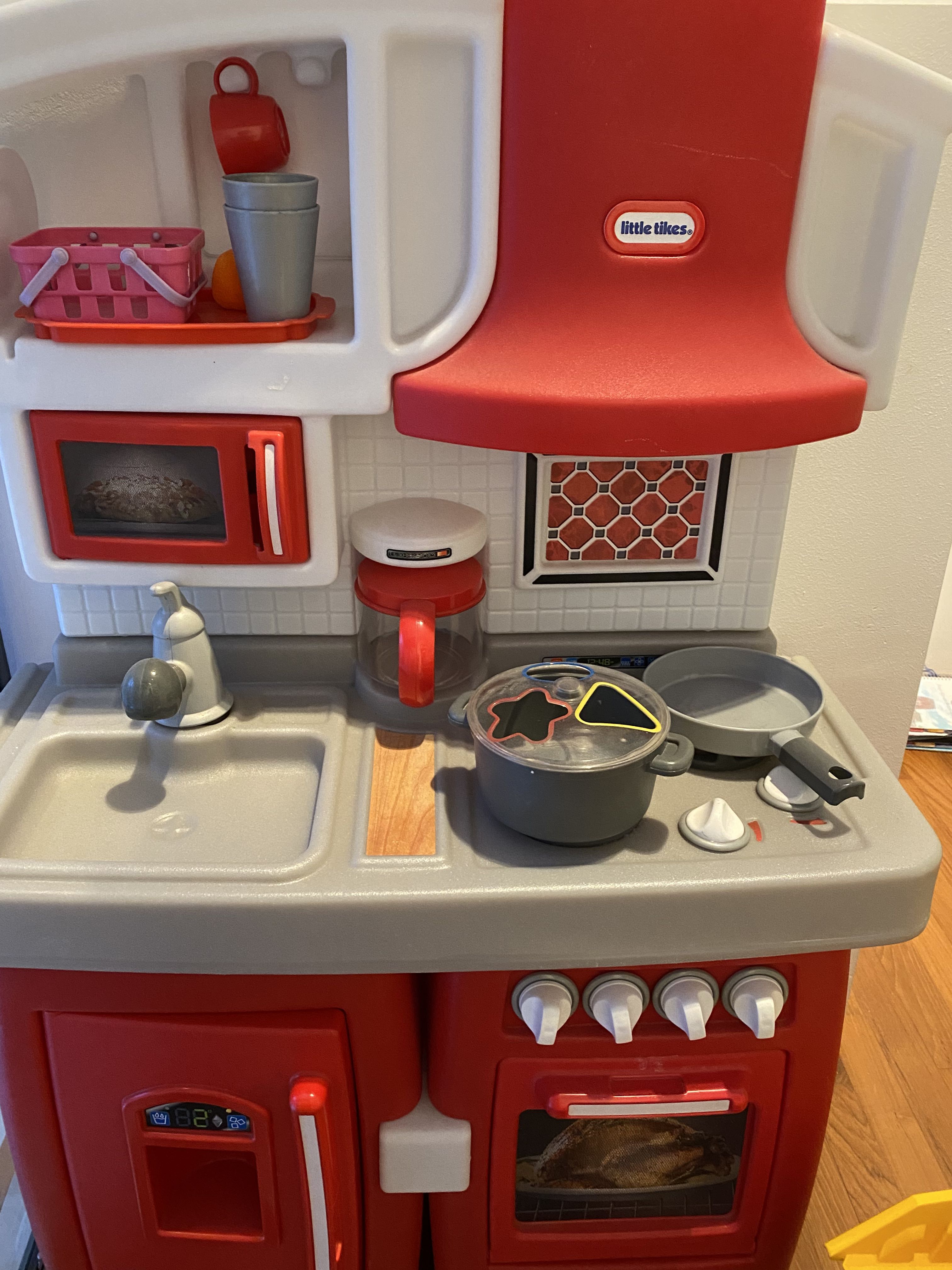 Little Tikes Kitchen Set, Babies & Kids, Infant Playtime on Carousell