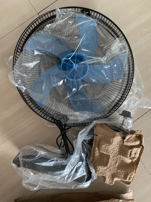 Midea Wall Fans with remote control, Furniture & Home Living, Lighting ...