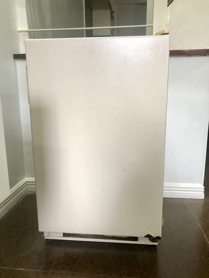 Mini Ref / Personal Ref, TV & Home Appliances, Kitchen Appliances ...