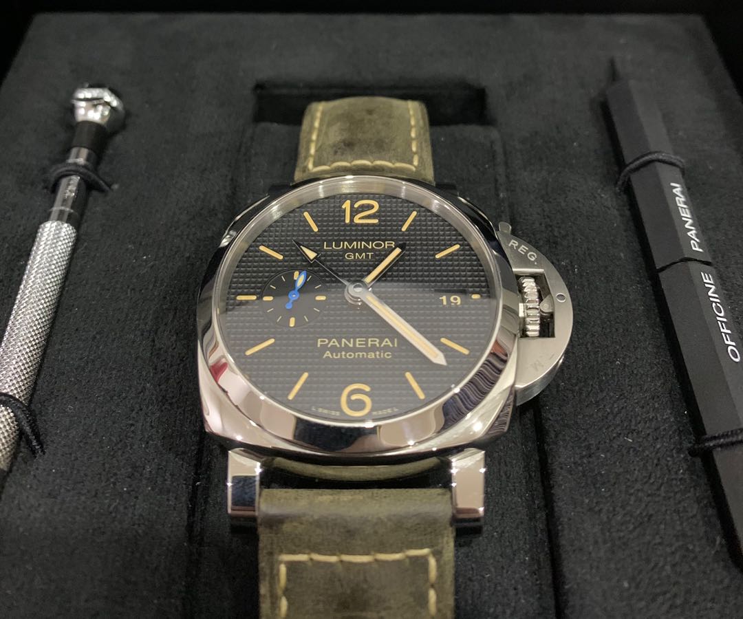 Panerai PAM 1535 GMT , Luxury, Watches on Carousell