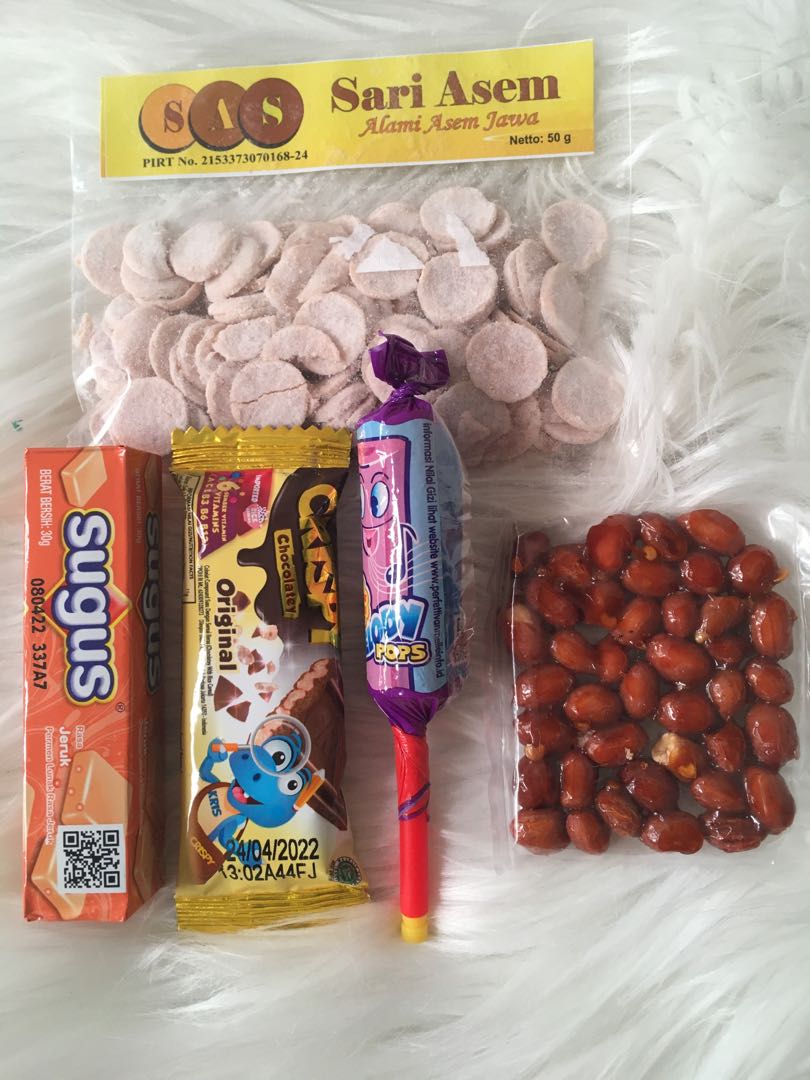 Set mini hamper snack, Makanan & Minuman, Snek di Carousell