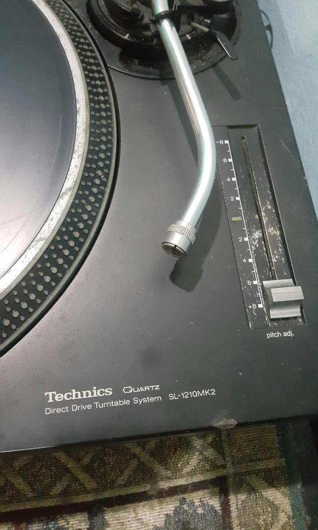Technics turntable piring hitam DJ SL1210MK2, Audio, Portable Music ...