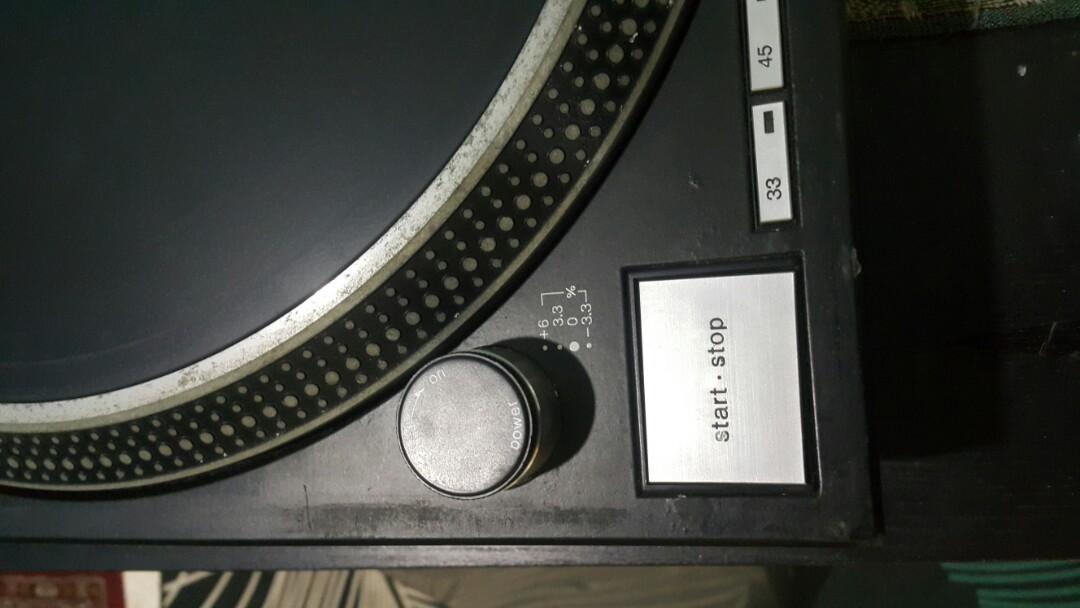 Technics turntable piring hitam DJ SL1210MK2, Audio, Portable Music ...