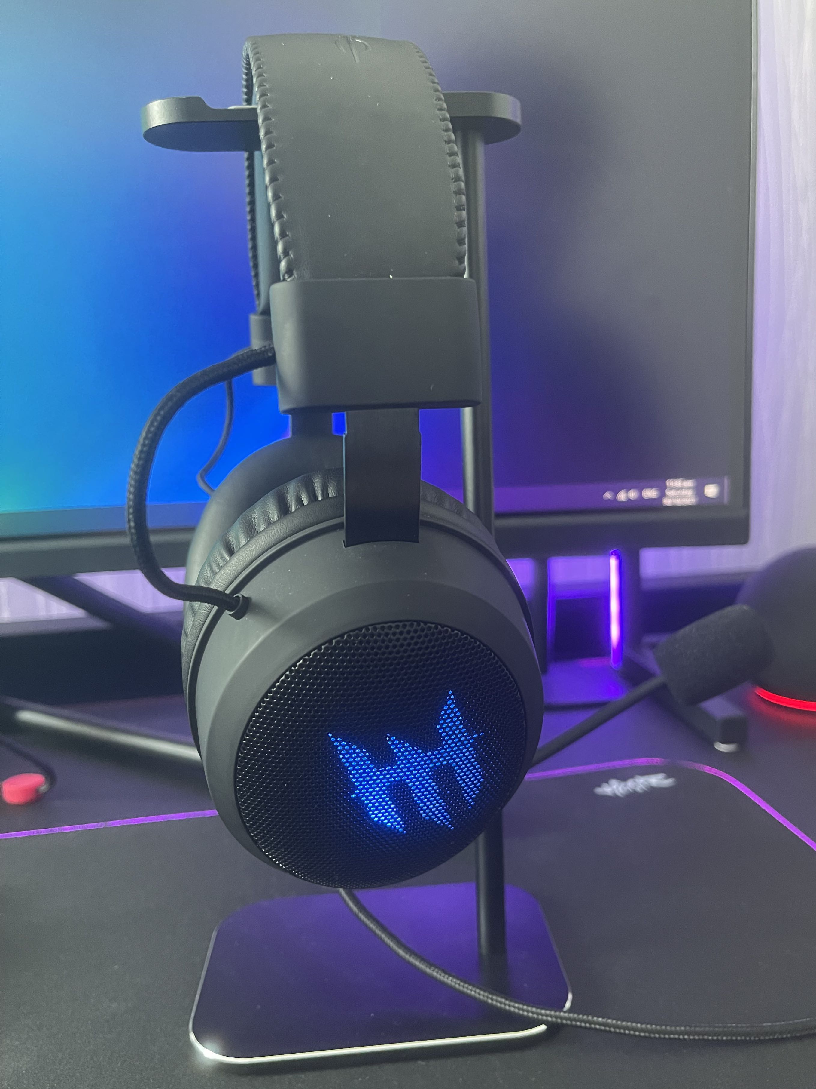 Tecware Q5 RGB Gaming Headset, Audio, Headphones & Headsets on Carousell