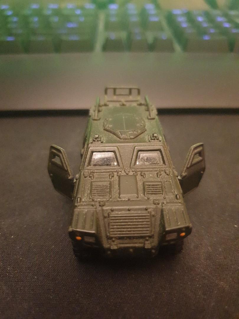TOMICA JSDF LAV (Japan Self-Defense Force Light Armoured Vehicle ...