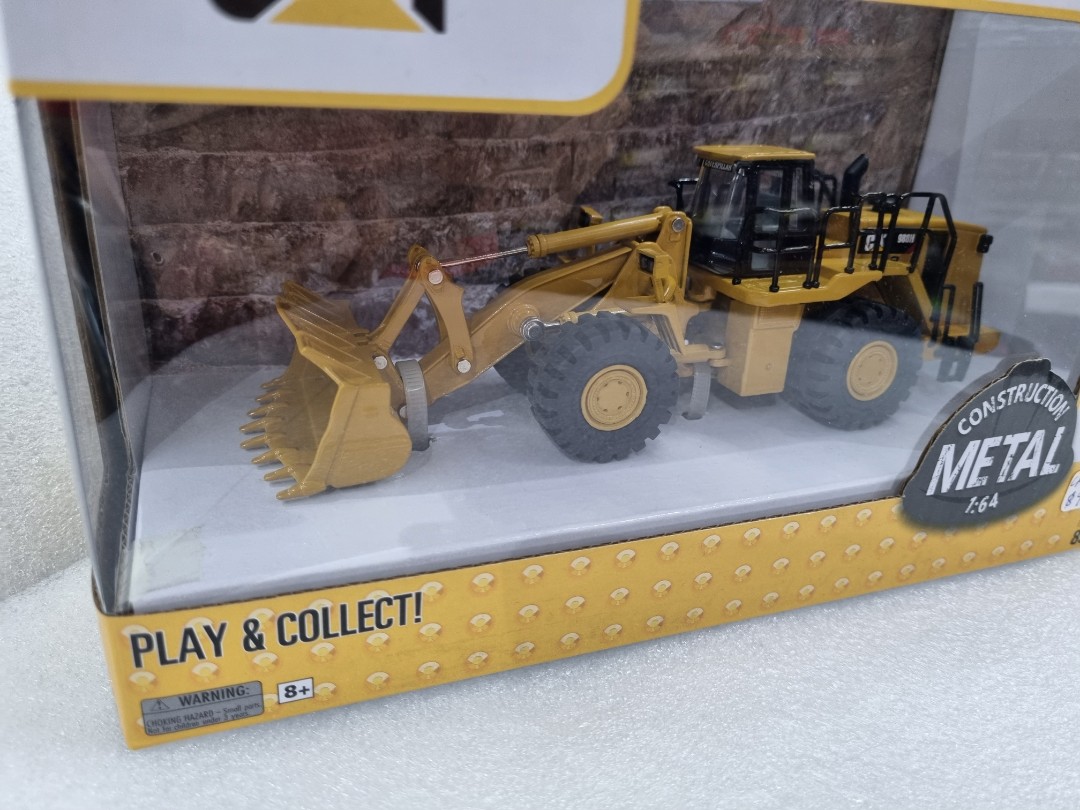 988 Wheel Loader Caterpillar Die Cast Model Scale 1/64, Hobbies & Toys ...