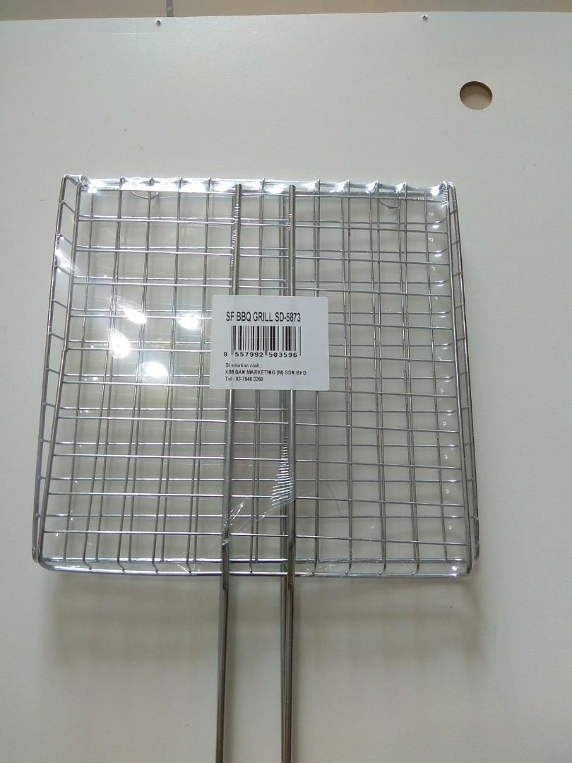 BBQ GRILL CLIPPER MESH WITH WOODEN HANDLE, Furniture & Home Living ...