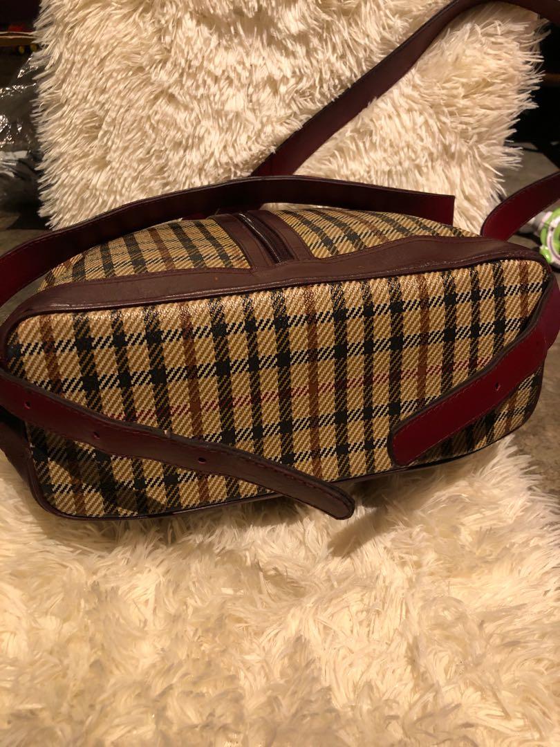 Daks London Backpack, Women's Fashion, Bags & Wallets, Purses & Pouches ...