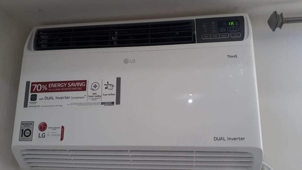 LG LA200EC 2hp Inverter Aircon (slightly nego), TV & Home Appliances ...