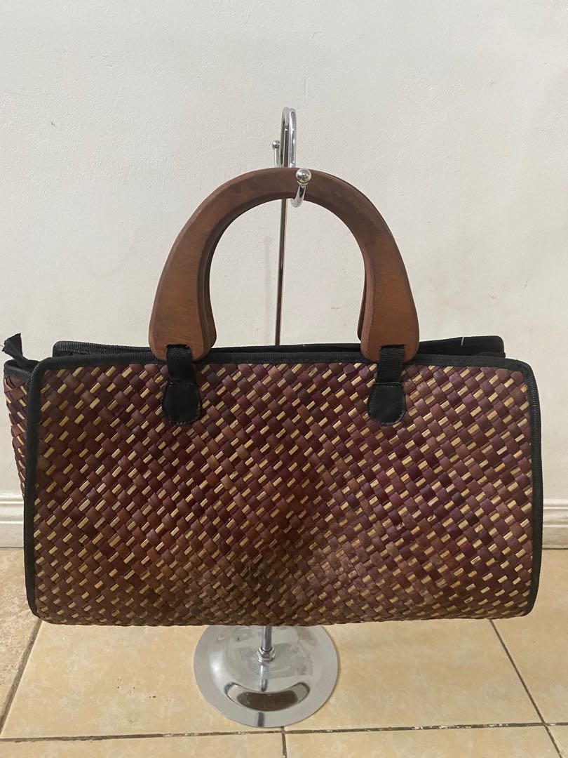 Native Pandan Beach Top Handle Bag in Maroon/Black, Women's Fashion ...