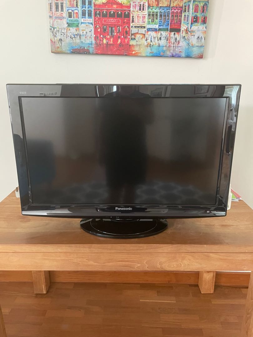 Panasonic LCD TV 32inch HDMI, TV & Home Appliances, TV & Entertainment ...