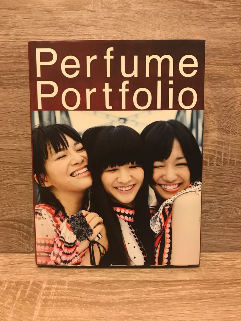 PERFUME PORTFOLIO 寫真集, 興趣及遊戲, 收藏品及紀念品, 日本明星 - Carousell