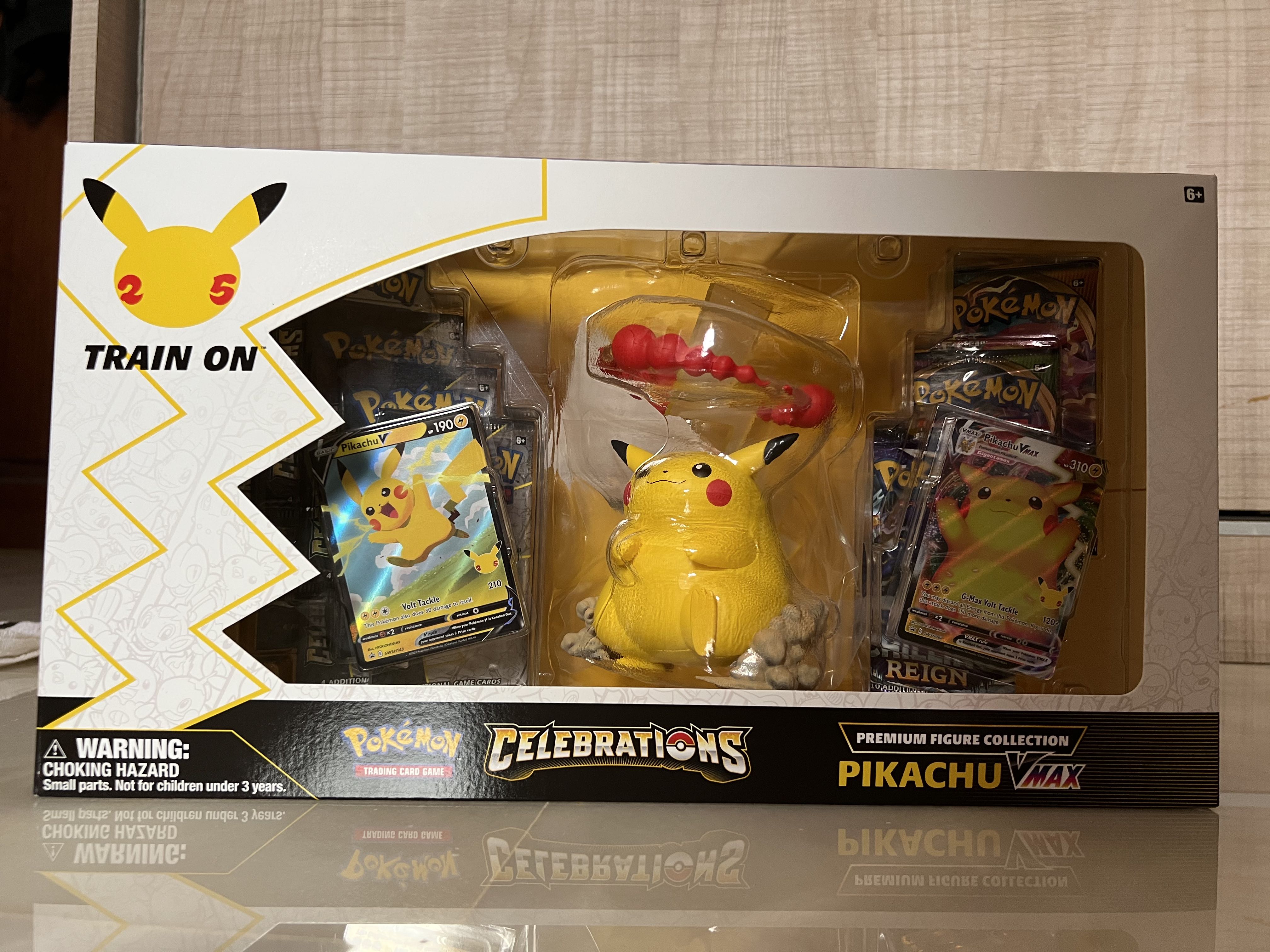 PIKACHU VMAX PREMIUM FIGURE COLLECTION, Hobbies & Toys, Toys & Games on ...