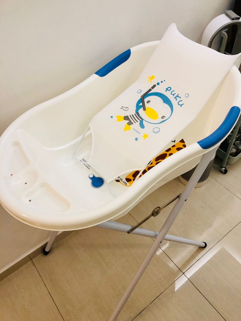 Puku Baby Bath Tub With Stand Full Set, Babies & Kids, Bathing ...