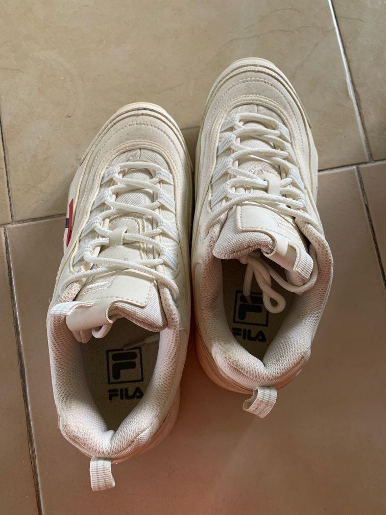 Fila Filaray Script, Men's Fashion, Footwear, Sneakers on Carousell