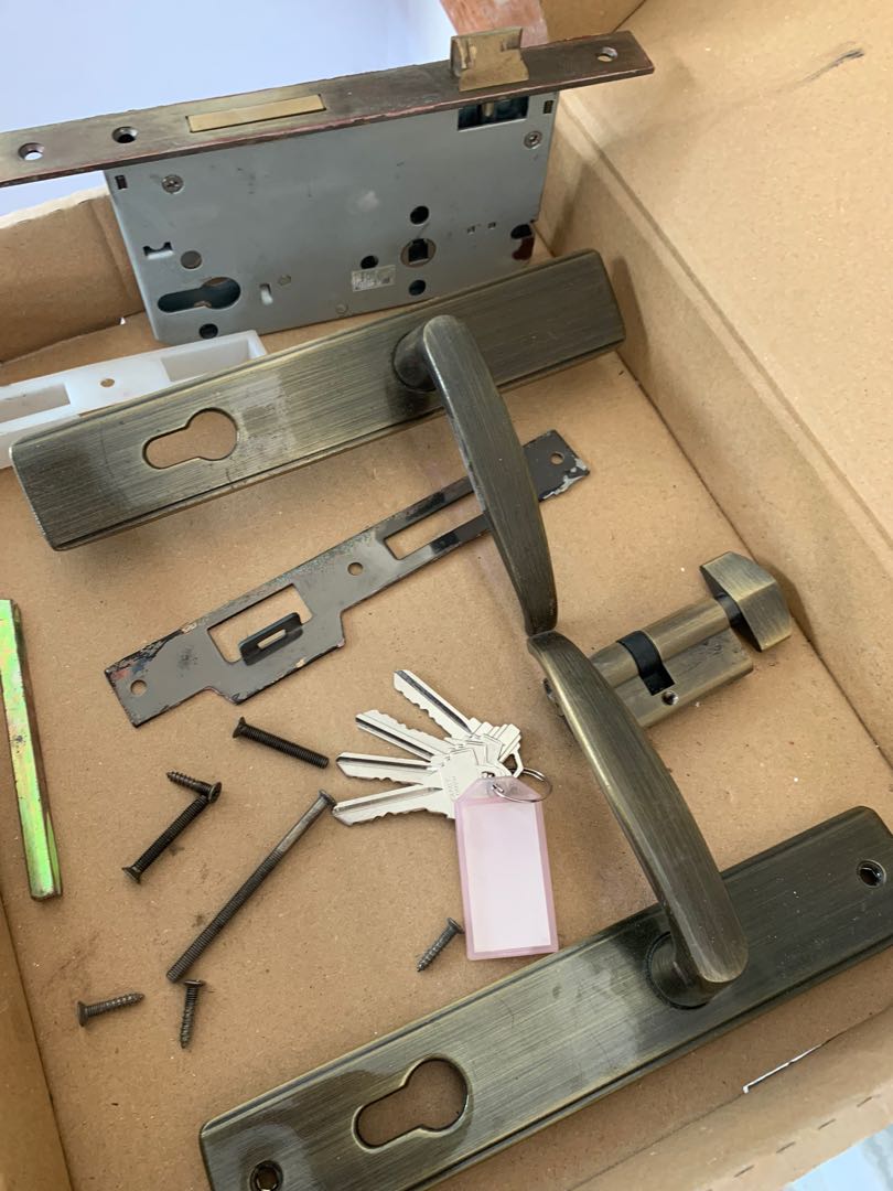 Main door lock - Full Set, Furniture & Home Living, Home Improvement ...