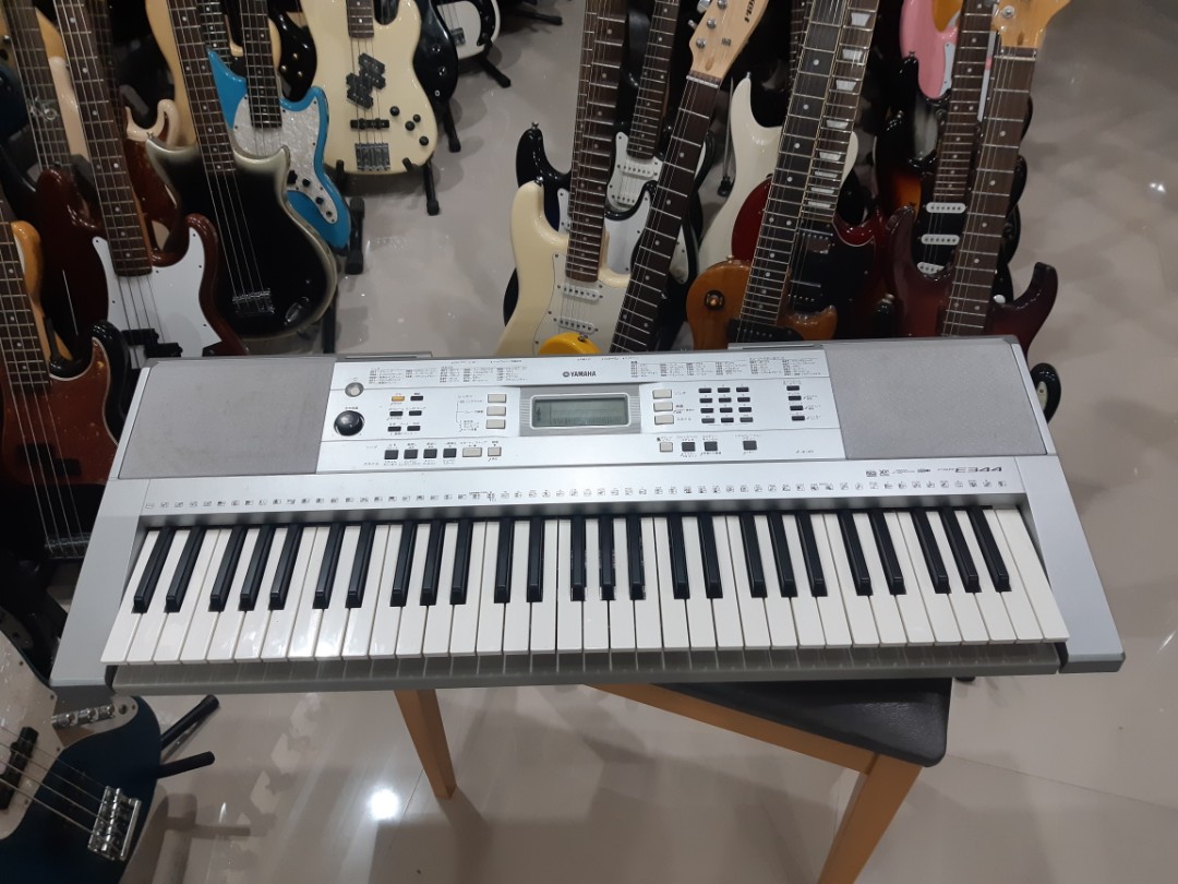 YAMAHA PSR-E344 KEYBOARD, Hobbies & Toys, Music & Media, Musical Instruments on Carousell