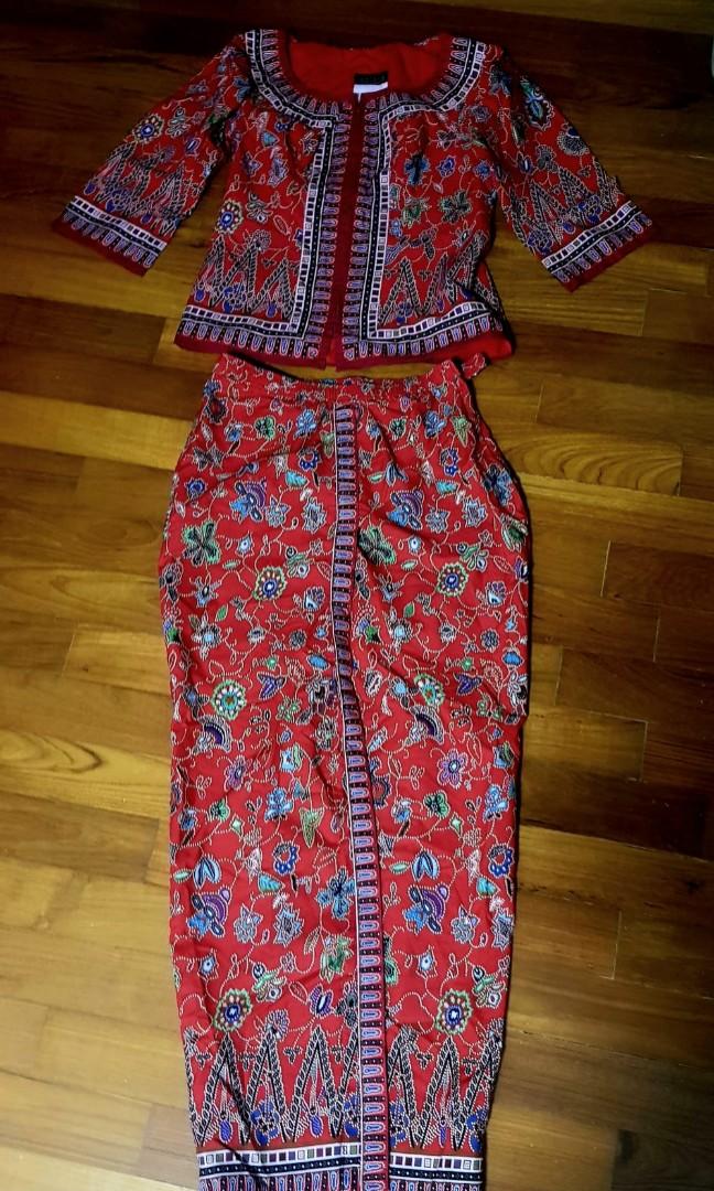 AUTHENTIC SIA CABIN CREW RED UNIFORM, Women's Fashion, Dresses & Sets ...
