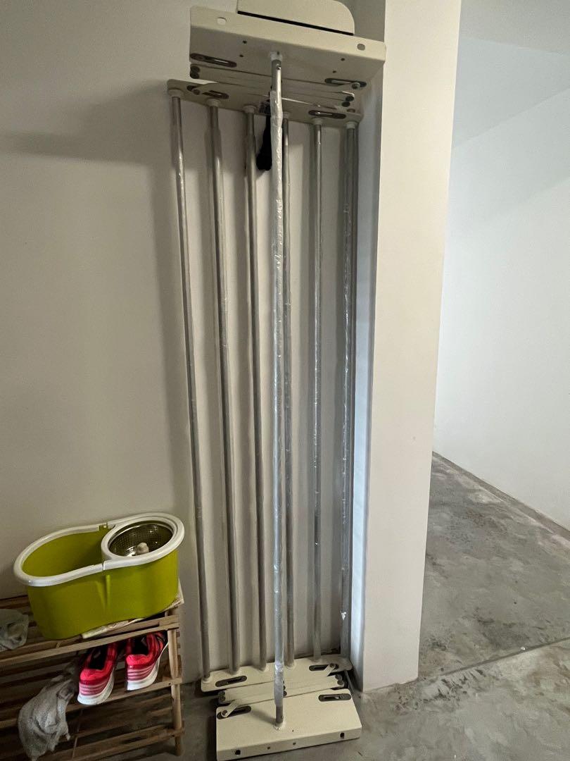 HDB DRYING LAUNDRY RACK, Furniture & Home Living, Bathroom & Kitchen ...