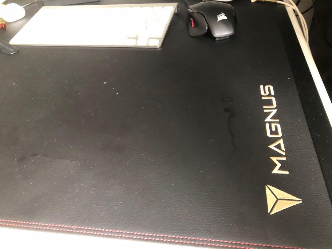 Secretlab magpad desk Mat Stealth, Computers & Tech, Parts ...