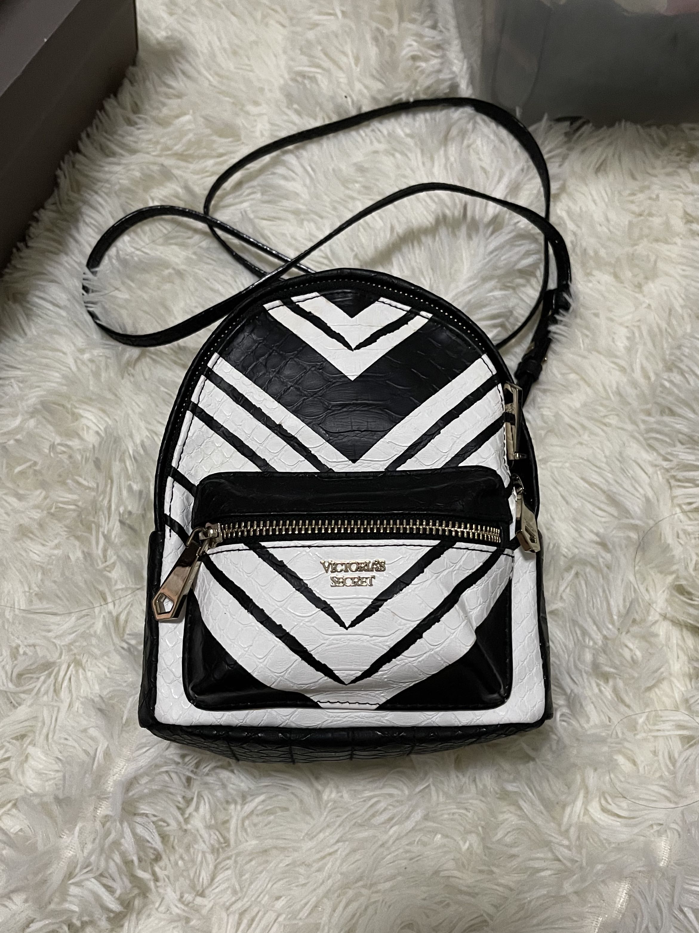 Victoria Secret Mini Backpack, Women's Fashion, Bags & Wallets ...