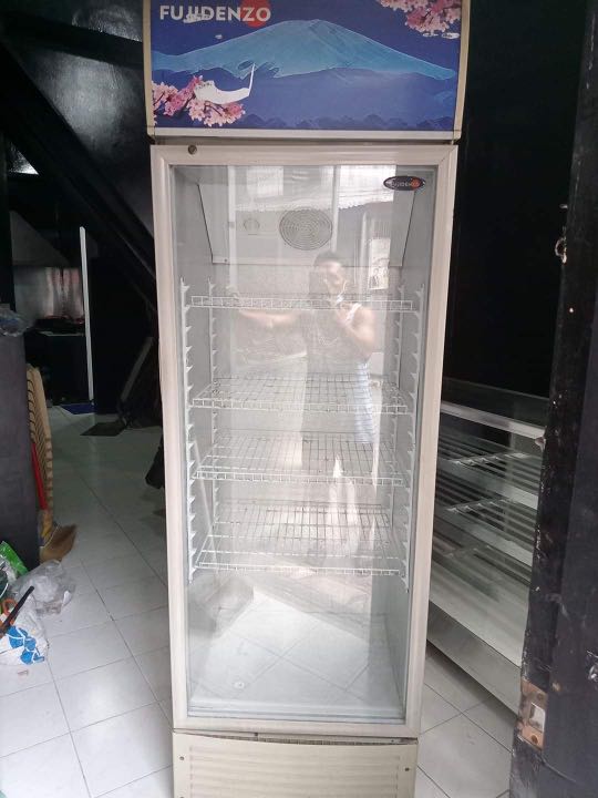 Fujidenzo Upright Chiller SU-140 A (14 cu.ft.), TV & Home Appliances ...