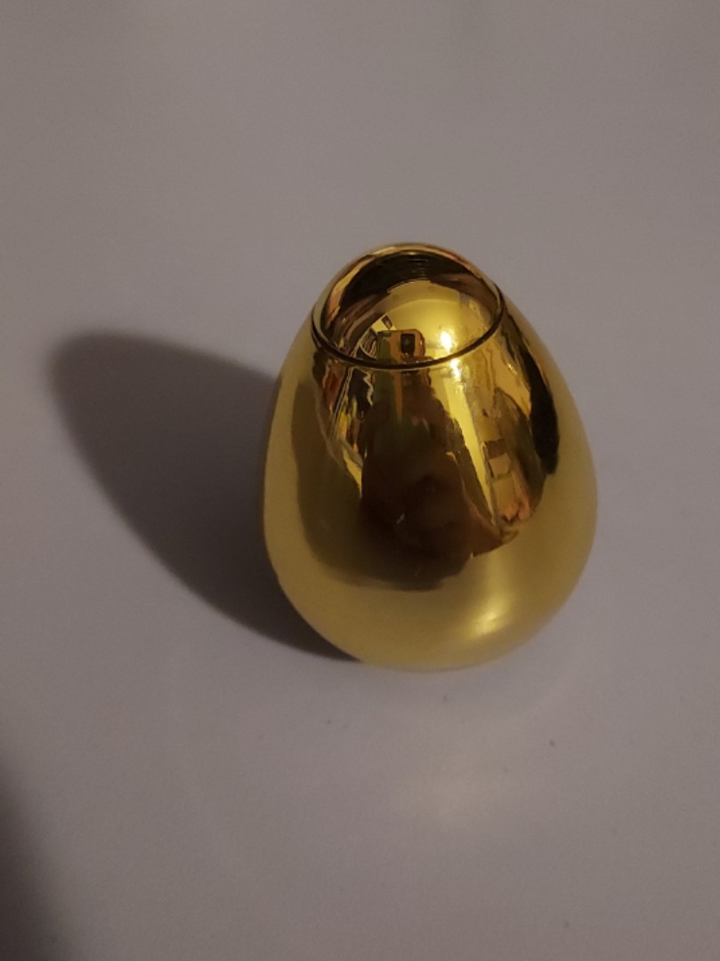 Golden fidget egg & blue black fidget cube, Hobbies & Toys, Toys ...