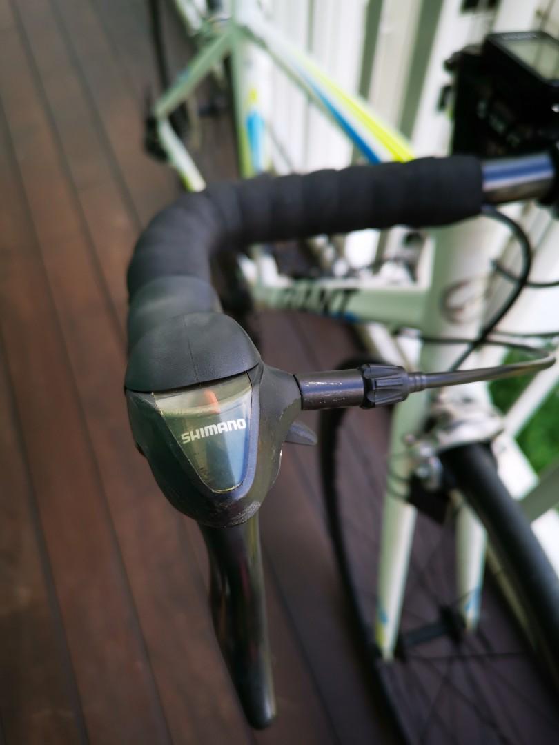 Giant Road Bike, Sports Equipment, Bicycles & Parts, Bicycles on Carousell