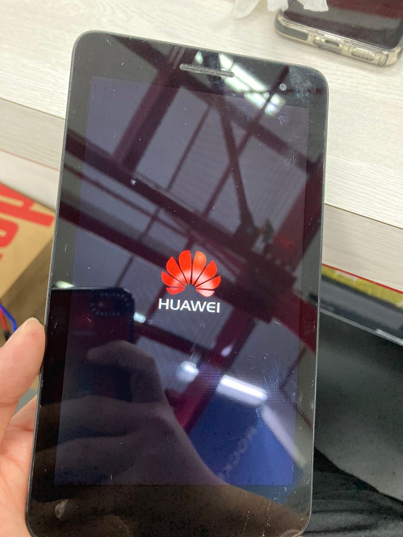 Huawei MediaPad T2, Mobile Phones & Gadgets, Tablets, Android on Carousell