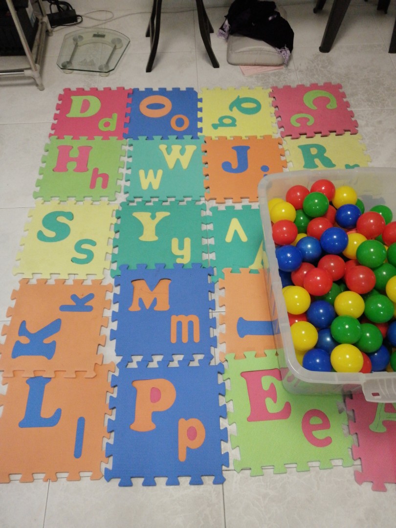 Kid Abc mat, Hobbies & Toys, Toys & Games on Carousell