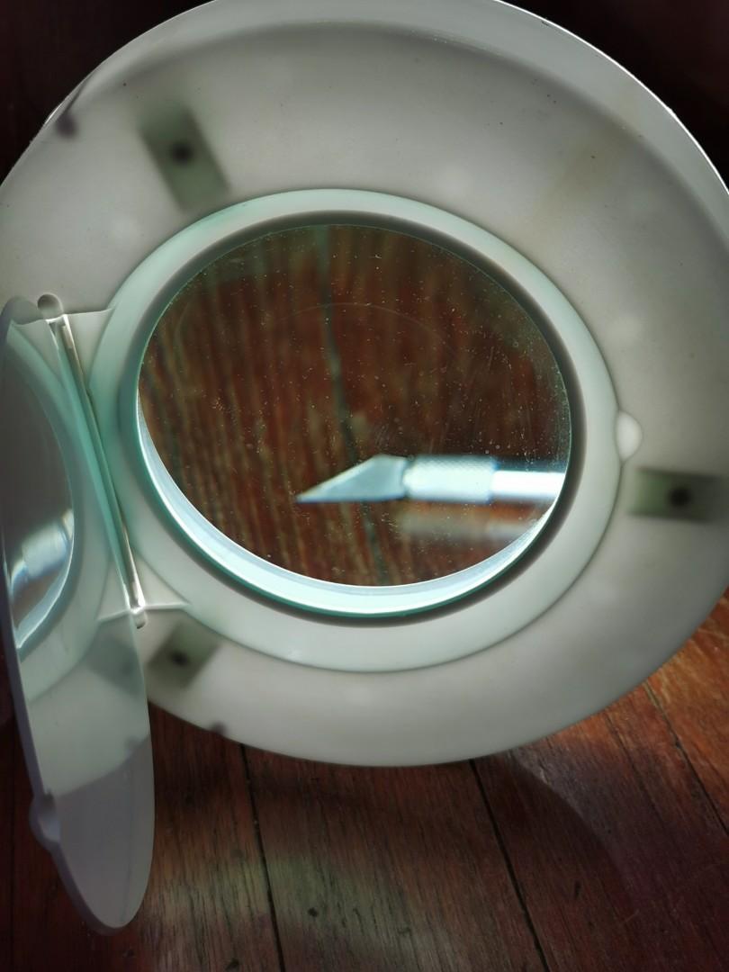 8 inch diameter Magnifying Glass with ring light, Hobbies & Toys ...