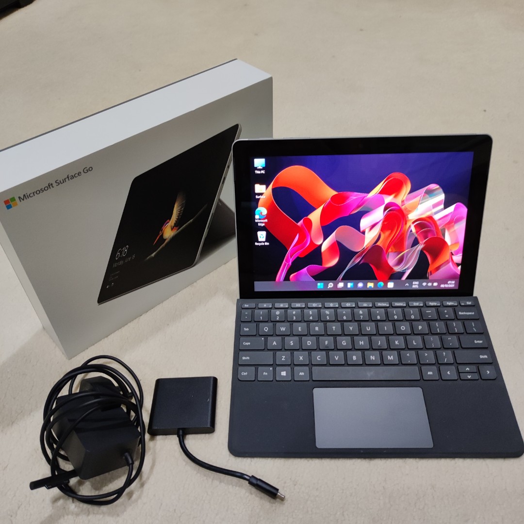 MINT! Microsoft Surface Go, Latest Windows 11, Full Set! Cheapest ...
