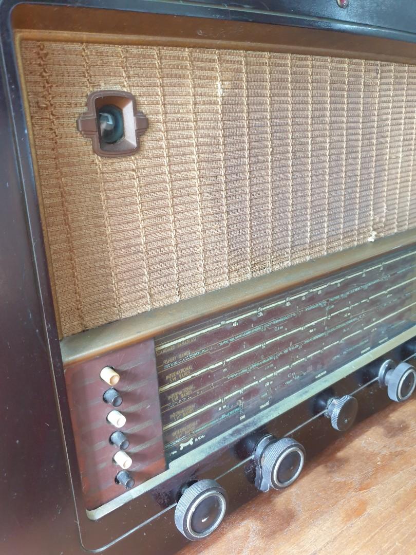 Vintage Phillips Tube Radio, Audio, Other Audio Equipment on Carousell