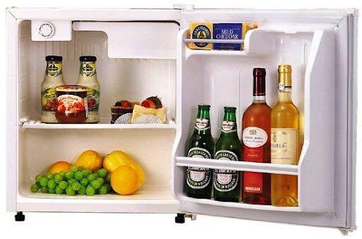 45 litres Daewoo Mini Fridge, TV & Home Appliances, Kitchen Appliances ...