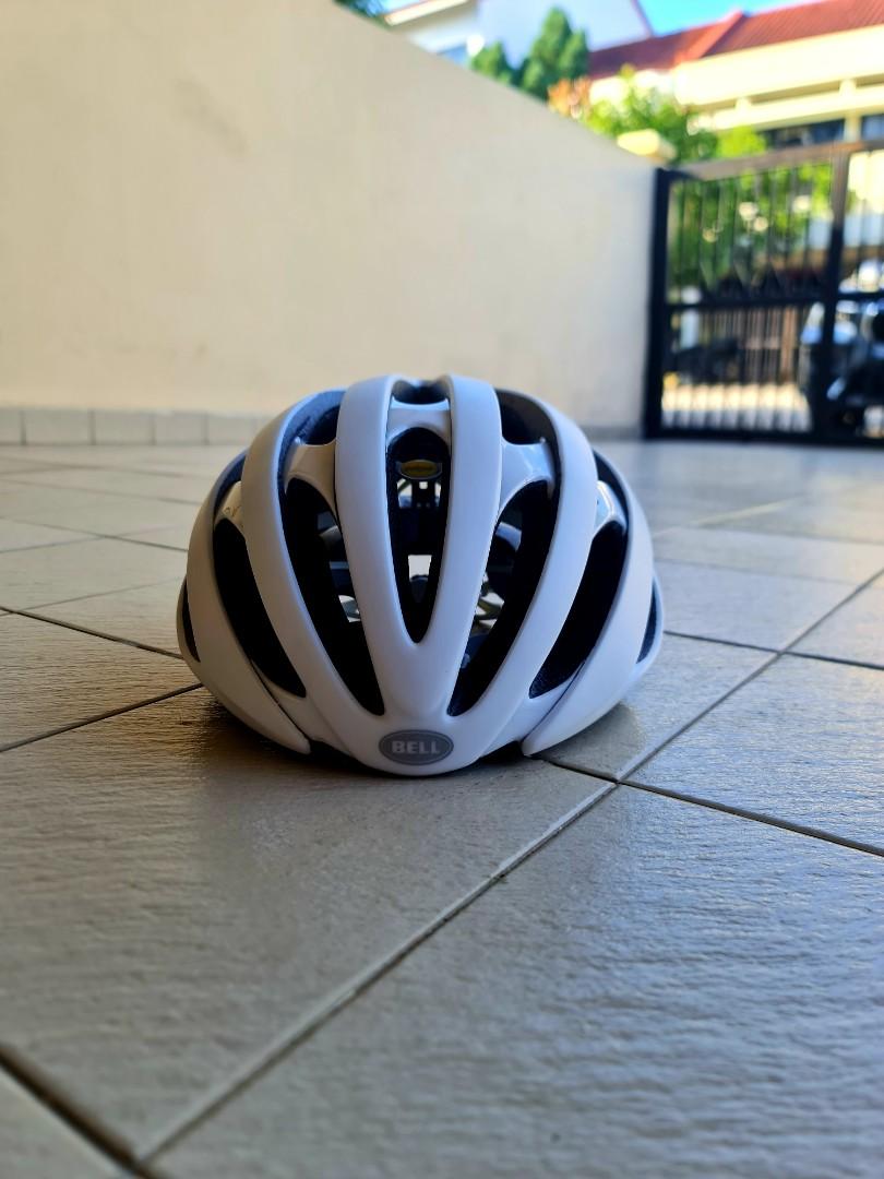 Bell Stratus MIPS Helmet, Sports Equipment, Bicycles & Parts, Parts ...