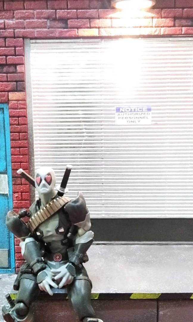 Diorama Loading Bay 1/12, Hobbies & Toys, Collectibles & Memorabilia ...