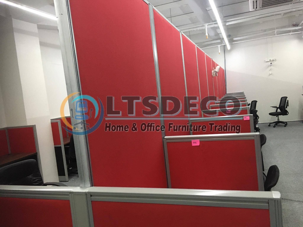 HIGH PANEL WORKSTATION OFFICE PARTITIONS, Furniture & Home Living ...