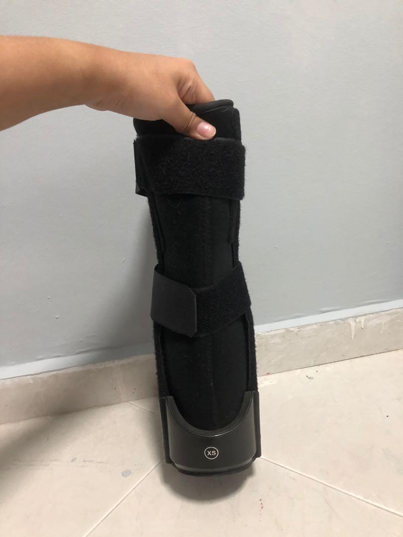 Leg cast boot, Health & Nutrition, Assistive & Rehabilatory Aids ...