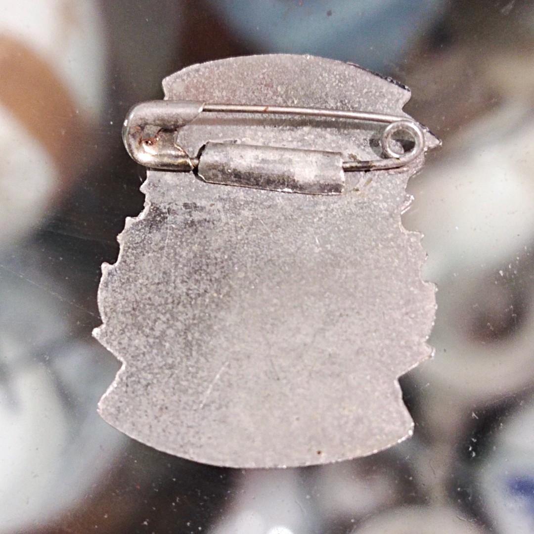 Lencana besi SRK Convent #BJ, Hobbies & Toys, Collectibles ...