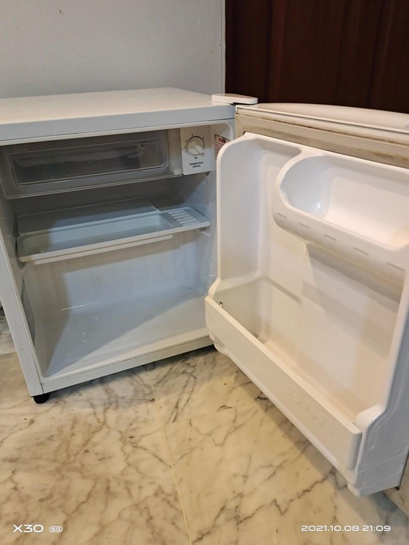 LG Mini Fridge, TV & Home Appliances, Other Home Appliances on Carousell