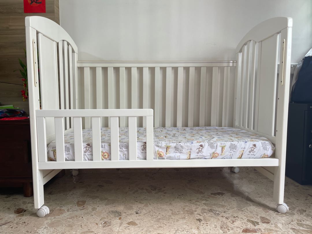 Jarrons & Co Happy Dream 4-in-1 Convertible Baby Cot, Babies & Kids ...