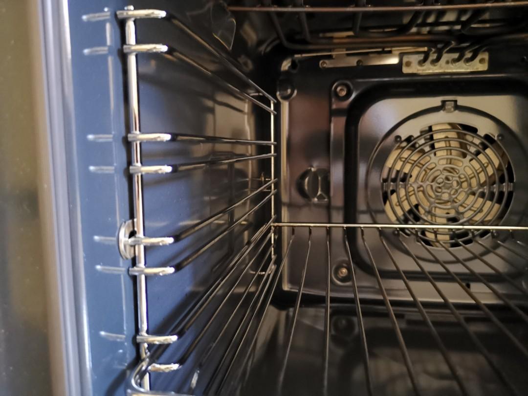 Electrolux EOB53000x built in oven, TV & Home Appliances, Kitchen Appliances, Ovens & Toasters ...