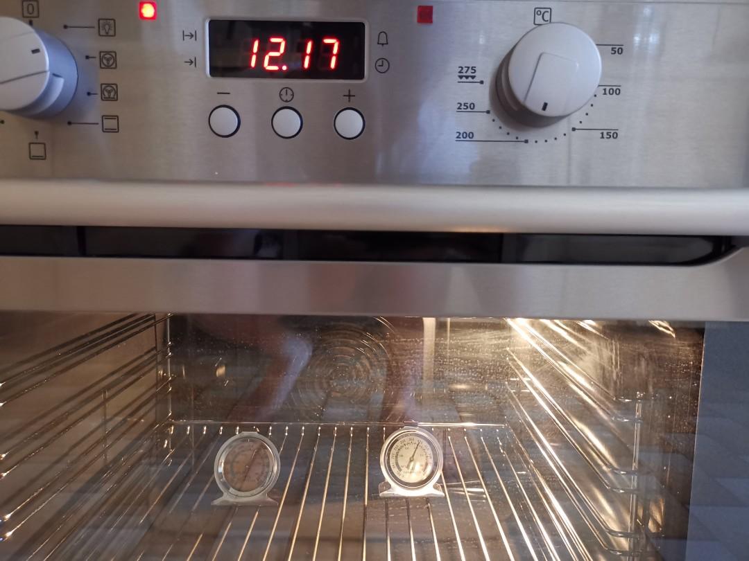 Electrolux EOB53000x built in oven, TV & Home Appliances, Kitchen Appliances, Ovens & Toasters ...