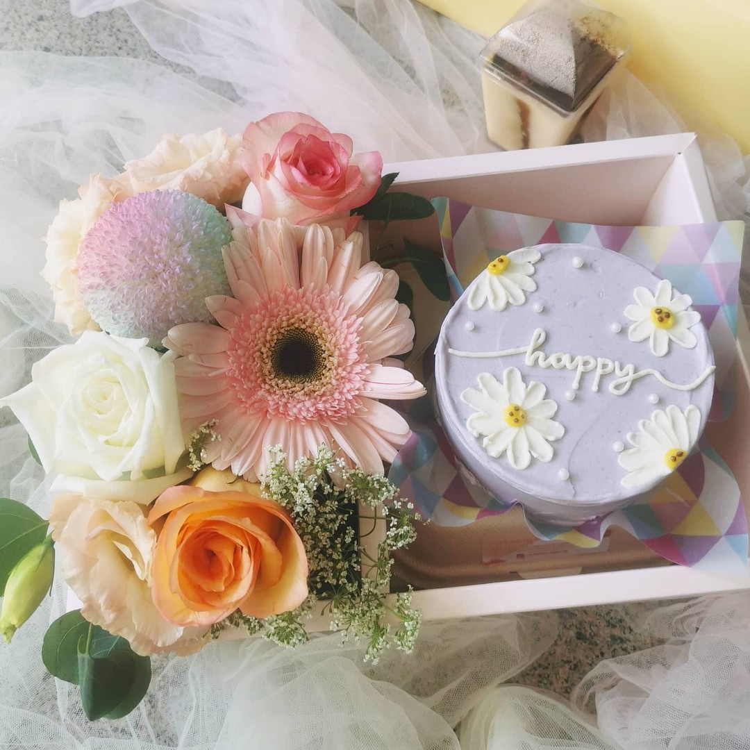 *PLS ORDER 3 DAYS IN ADVANCE*Fresh flower bento cake box set (HALAL ...